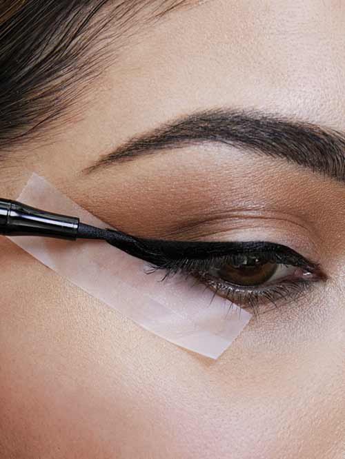 simple winged eyeliner tutorial